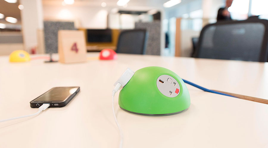 PwC Manchester - powered agile office | OE Electrics