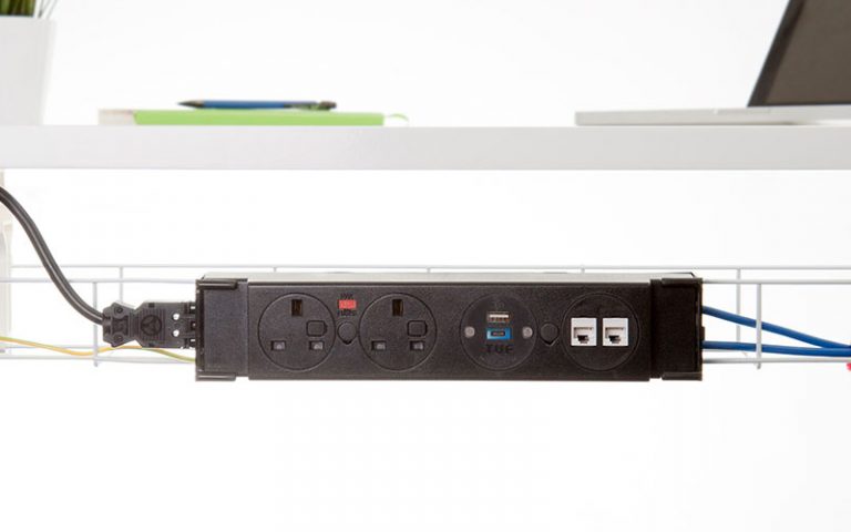 POWERBAR 2P2O – OE Electrics